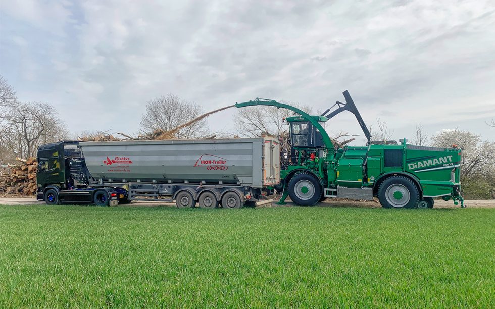 Albach Chipper | SENNEBOGEN LLC